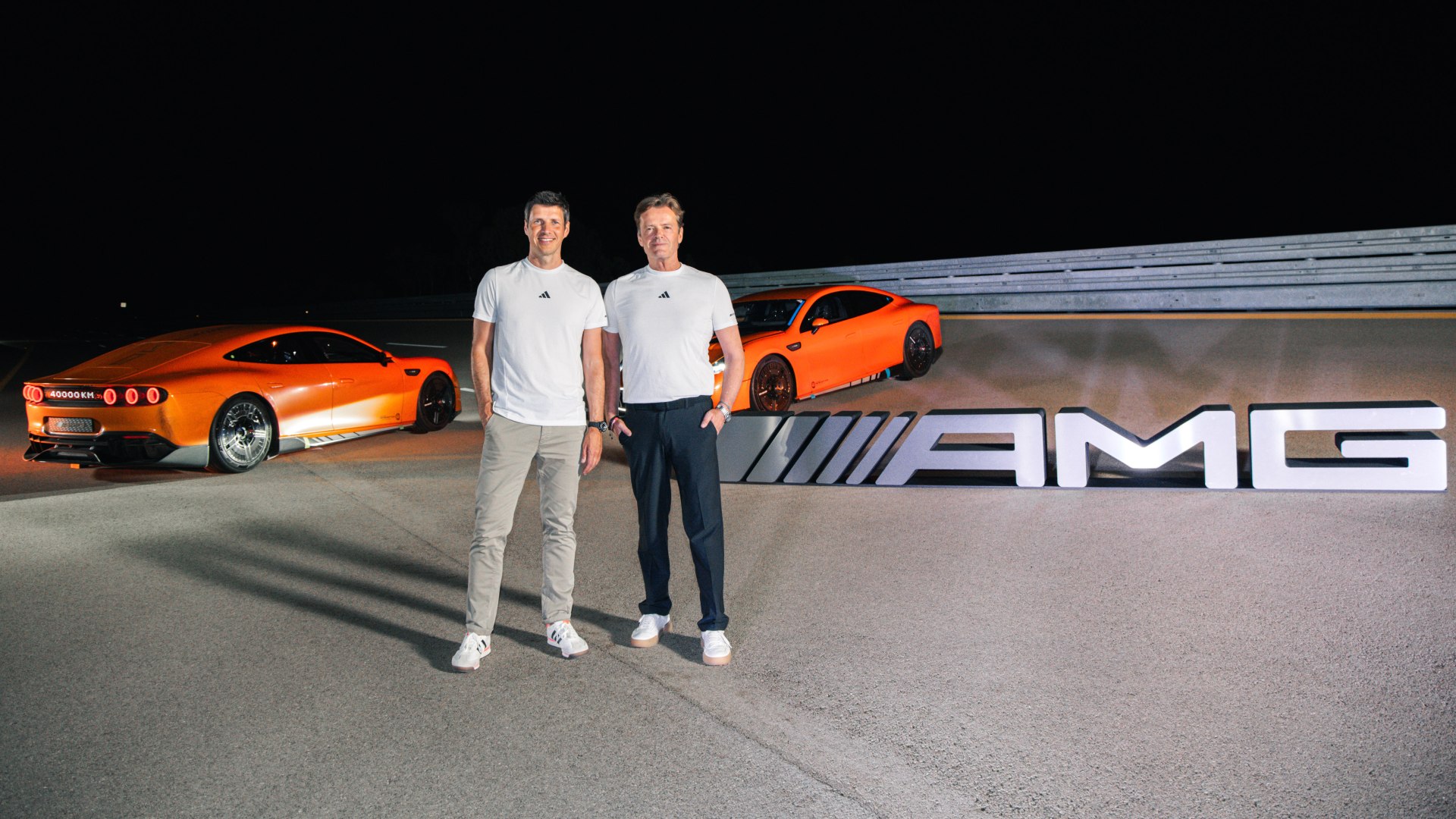 La supercar EV Mercedes-AMG GT XX fa il "giro del mondo" a Nardò