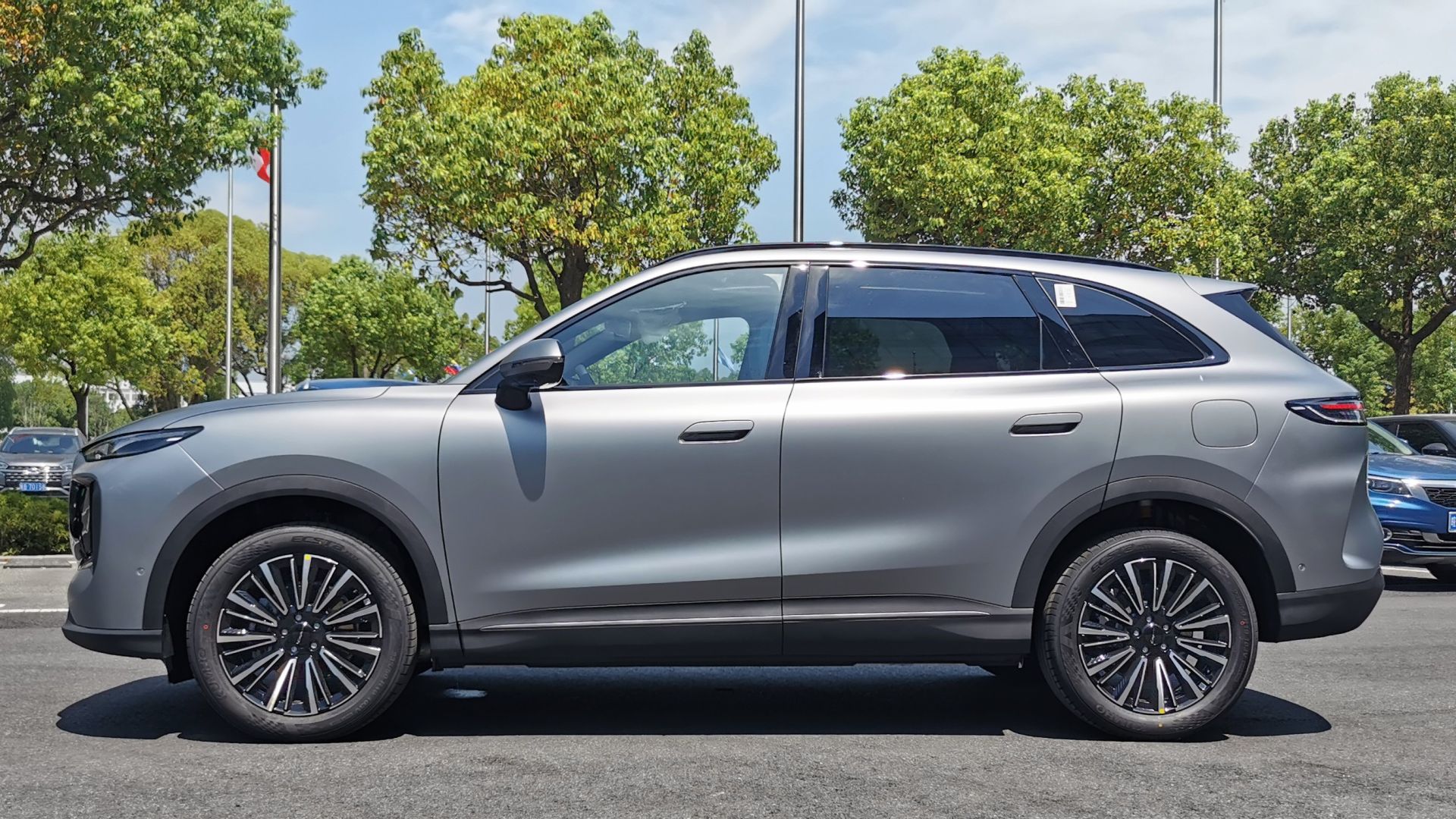 Lepas L8, com'è il nuovo SUV plug-in hybrid visto dal vivo