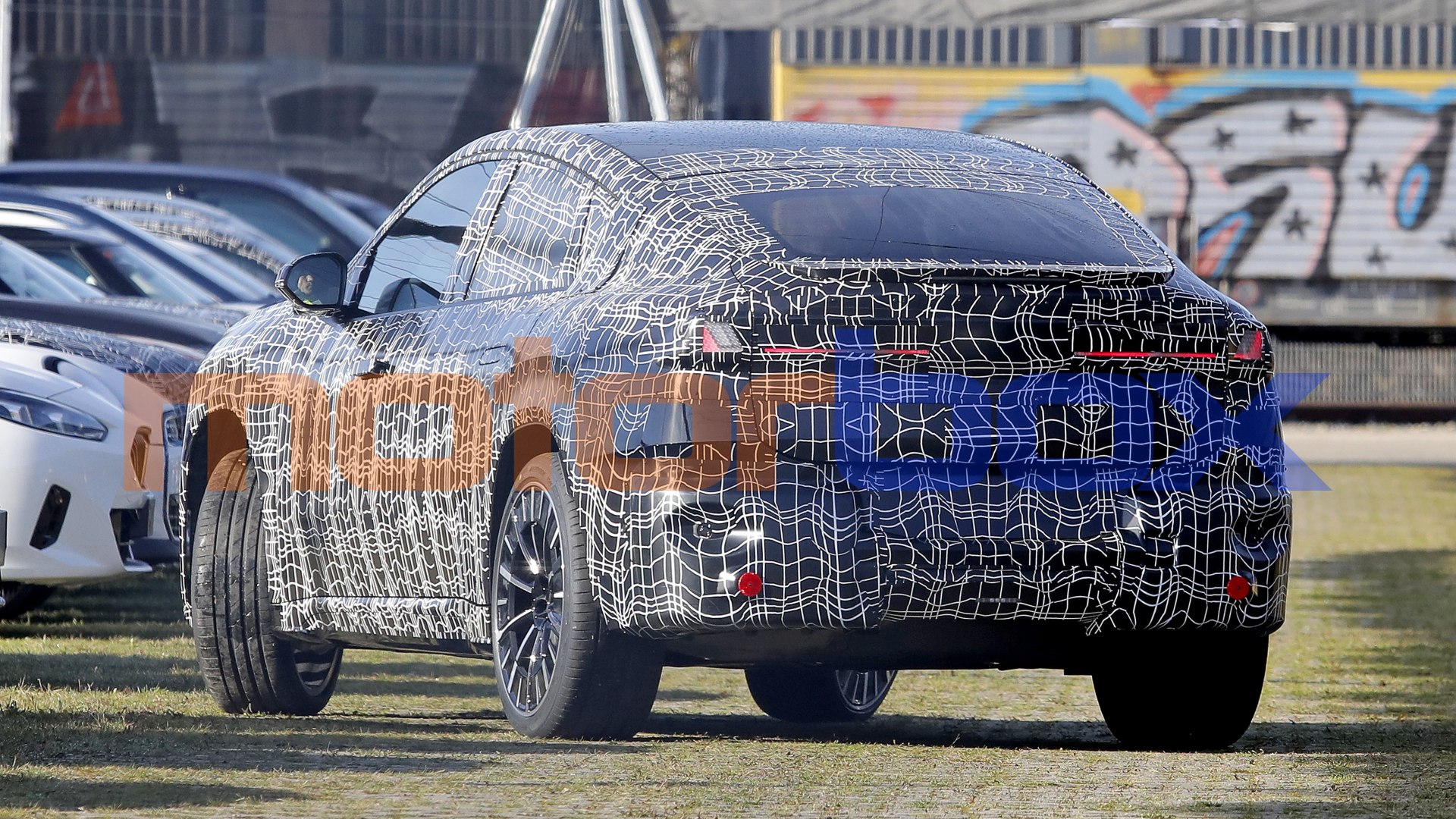 Nuova BMW iX4 2026: anticipazioni sul SUV coupé Neue Klasse