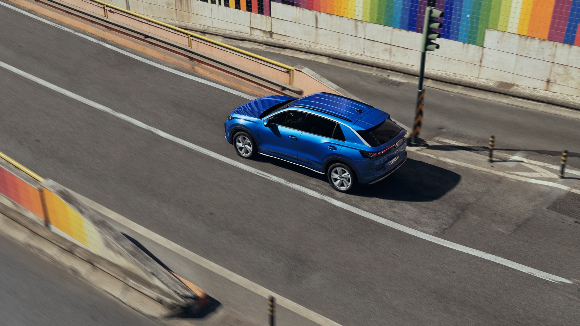 Nuova Volkswagen T-Roc 2026: prova, interni, prezzi in video