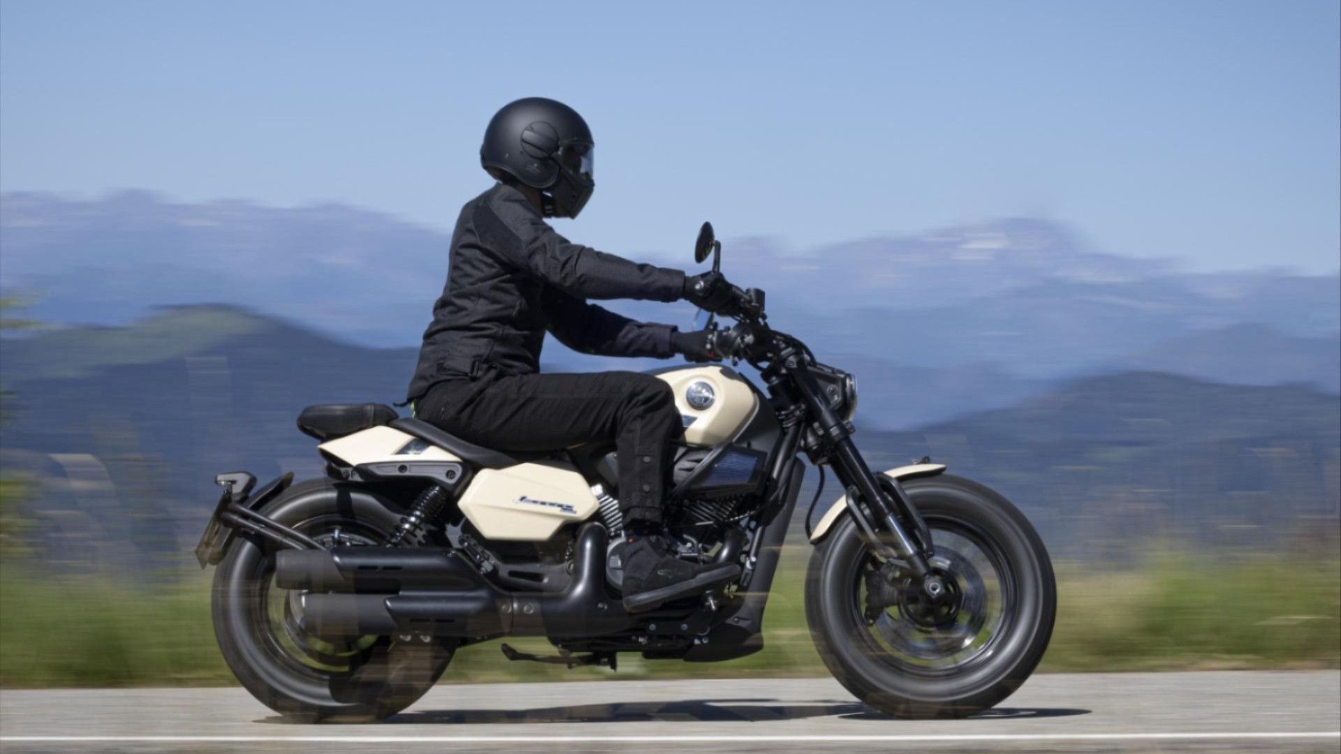 Benelli Leoncino Bobber 400: data d'arrivo e prezzo della cruiser A2
