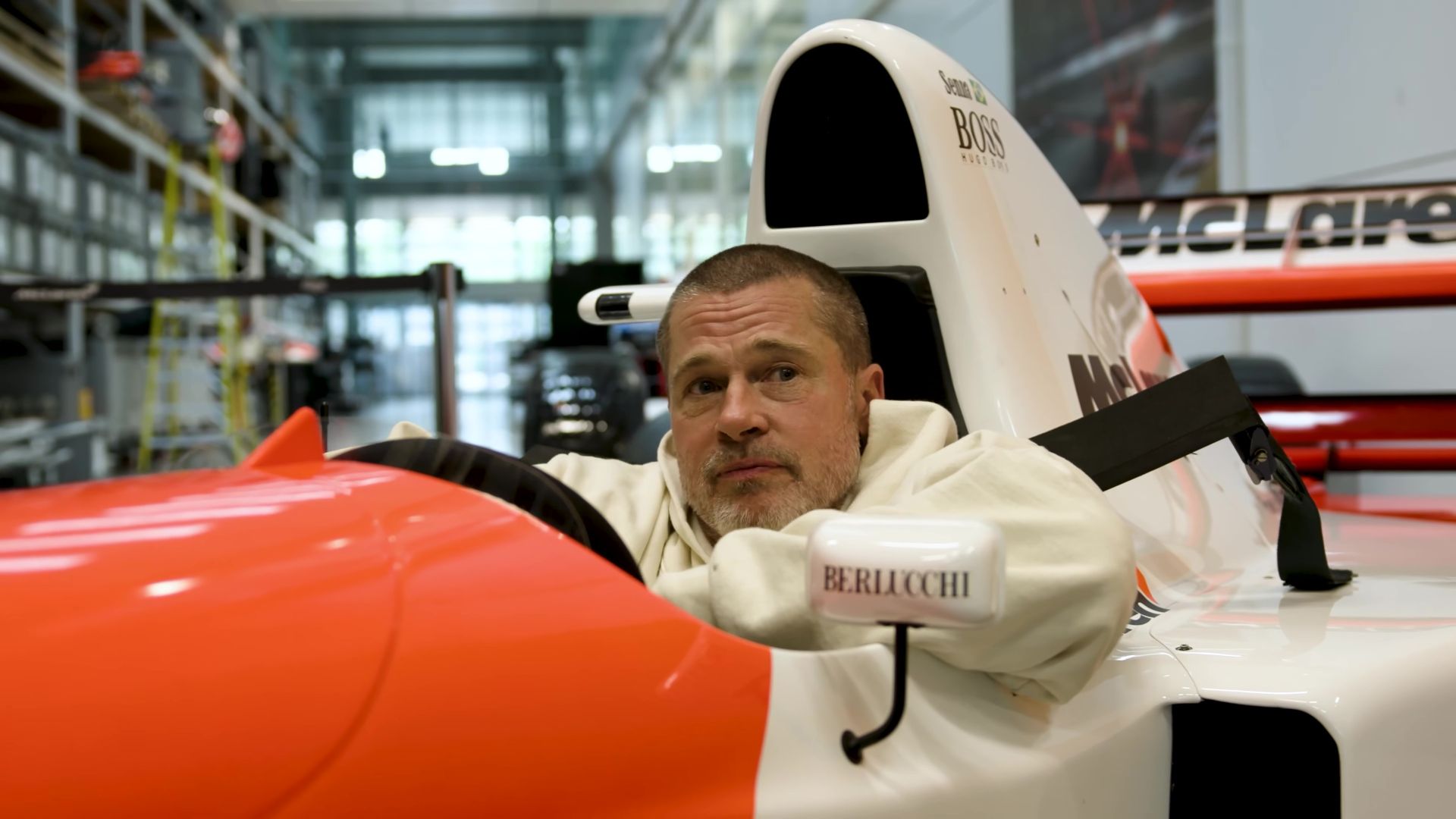 Video: Brad Pitt alla guida di una vera F1, la McLaren MCL60. Sarà ...