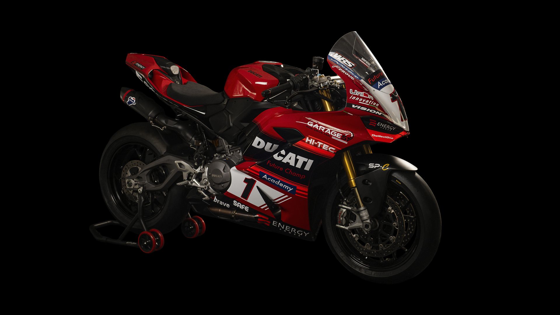 Ducati V2 Future Champ Academy il trofeo con la Panigale V2