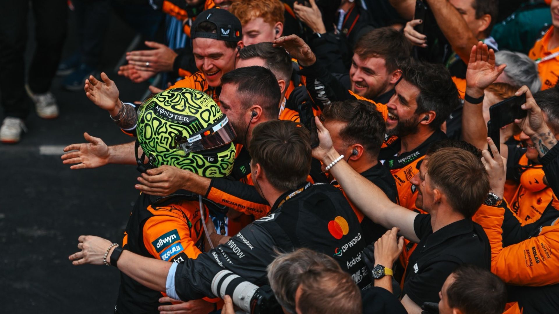 F1 GP Brasile 2025: Norris domina, Antonelli 2°, Ferrari ritirate