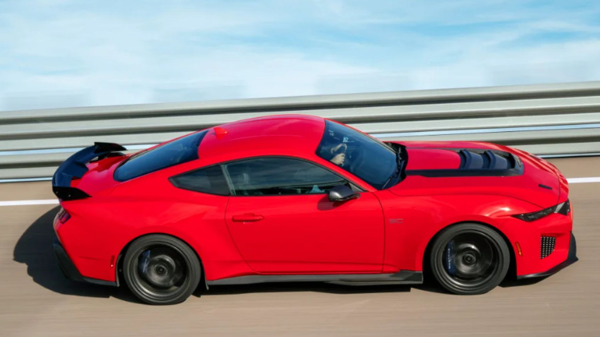 Ford Mustang Dark Horse SC: dati e prezzo della nuova muscle car