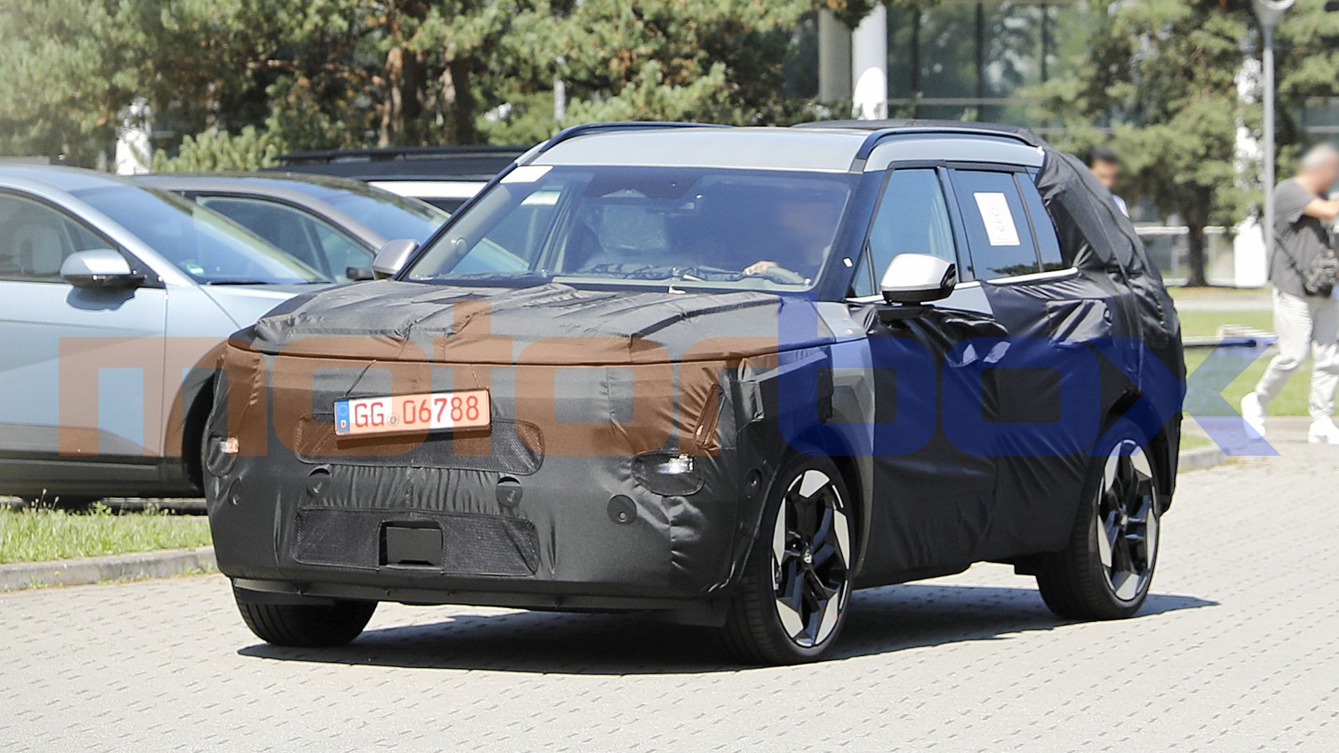 Hyundai Tucson 2026: nuovo design e infotainment e motori ibridi