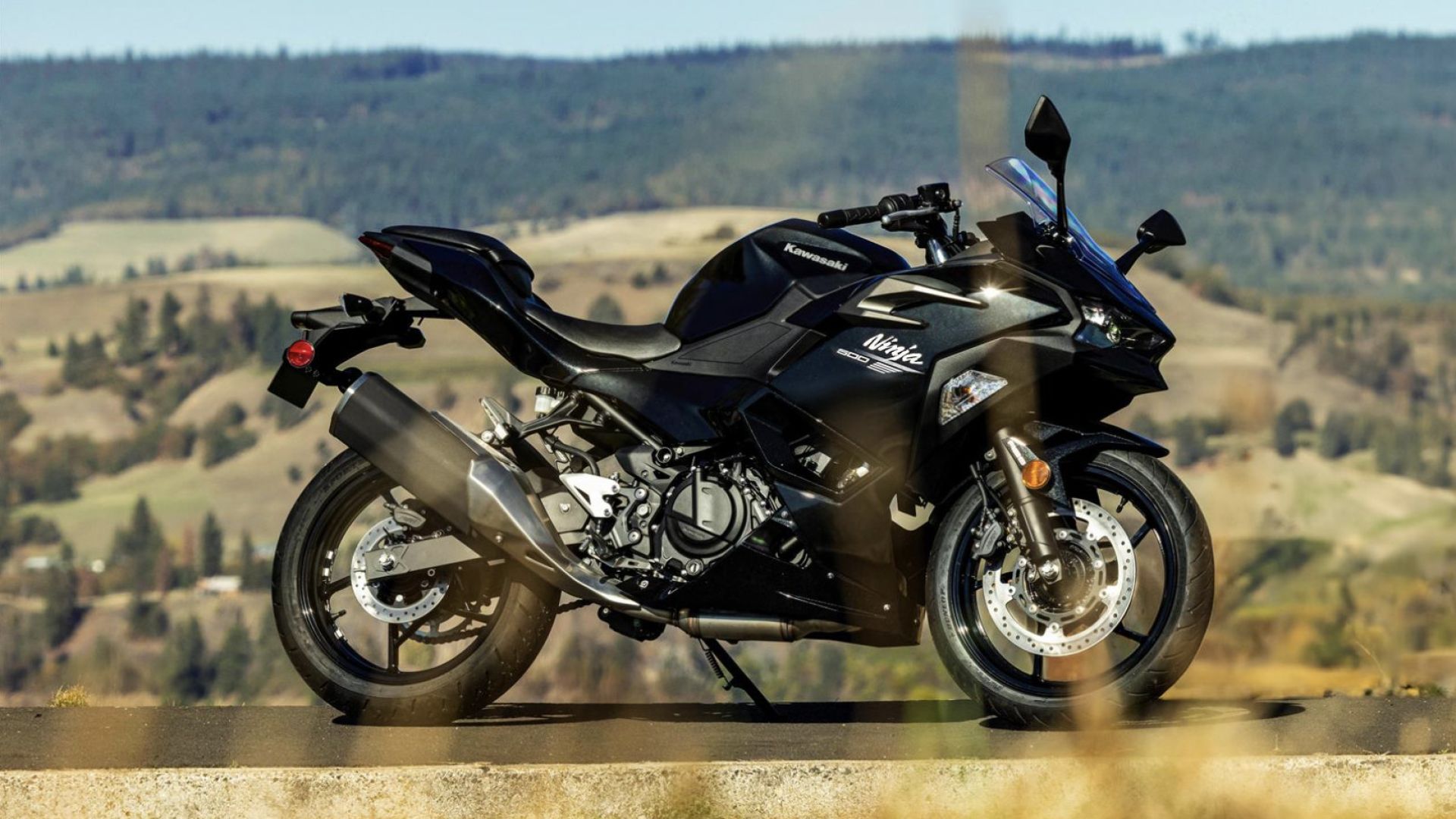 Kawasaki Ninja 500 2026: colori, versioni e prezzi
