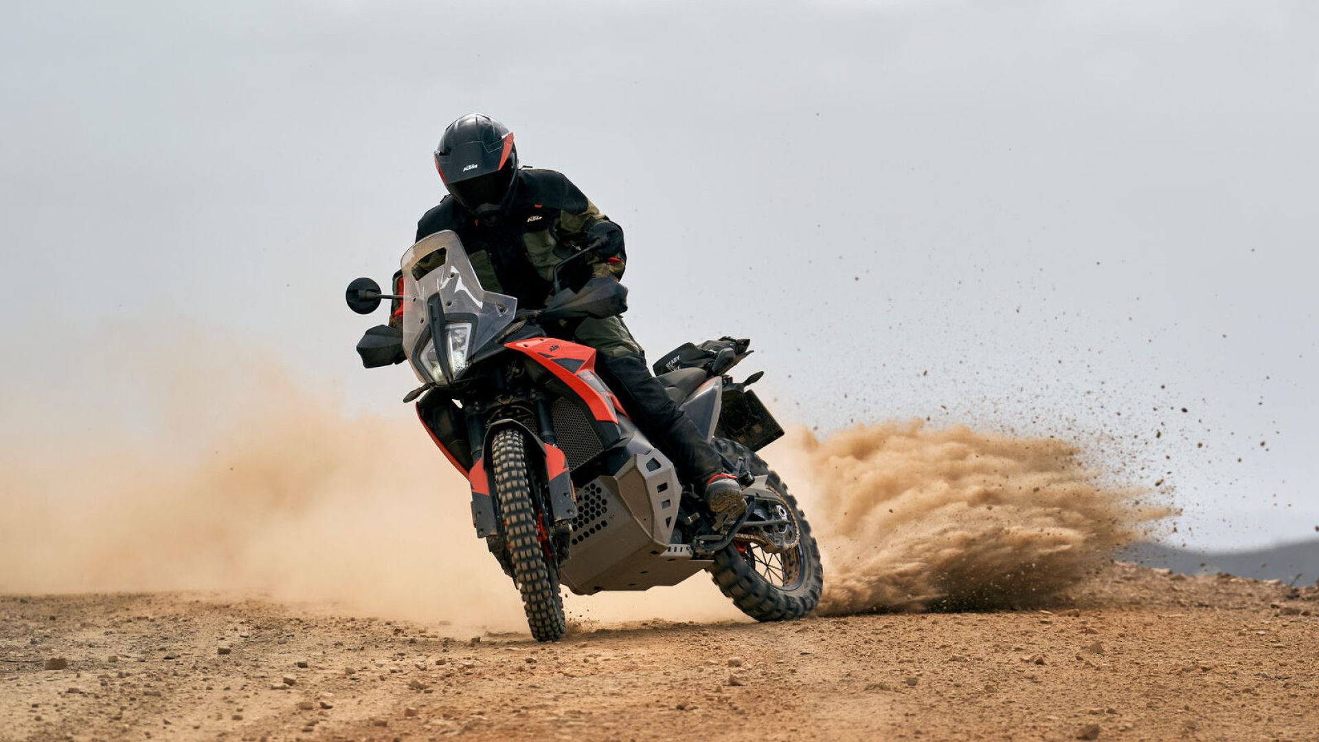 KTM 790 Adventure e 790 Duke 2025 in offerta: Tech Pack incluso fino al ...