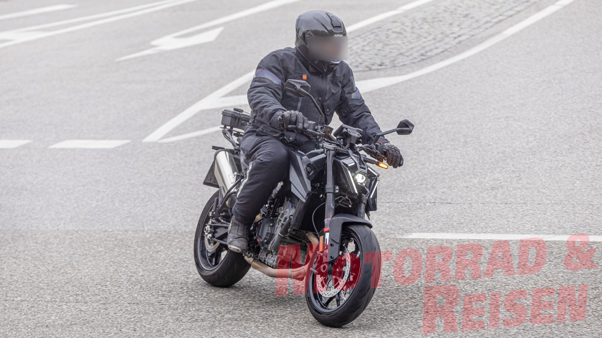 KTM 790 Duke 2027: novità, foto spia, motore, data arrivo
