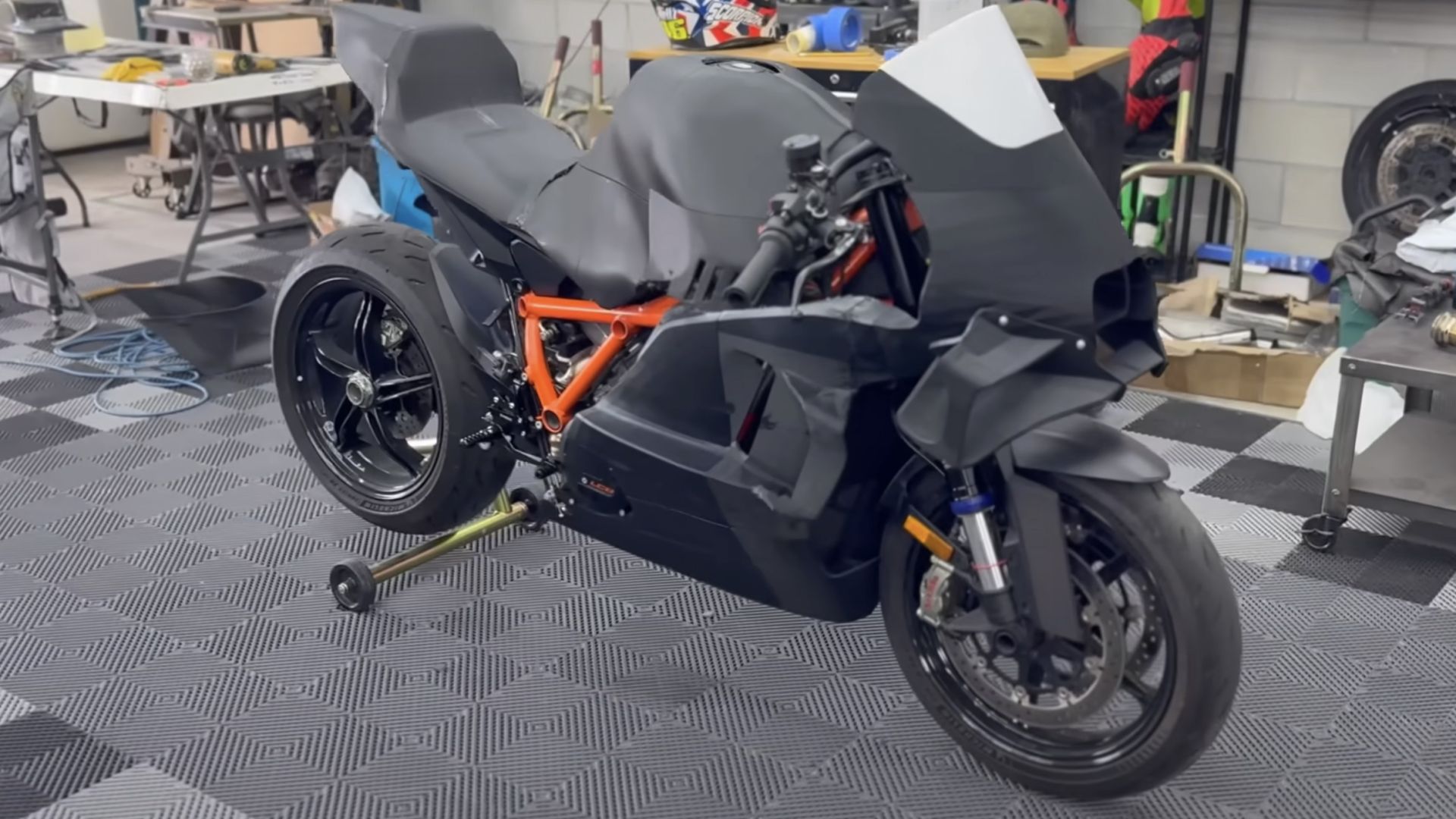 Una MotoGP in garage: come la KTM RC16 con la stampante 3D