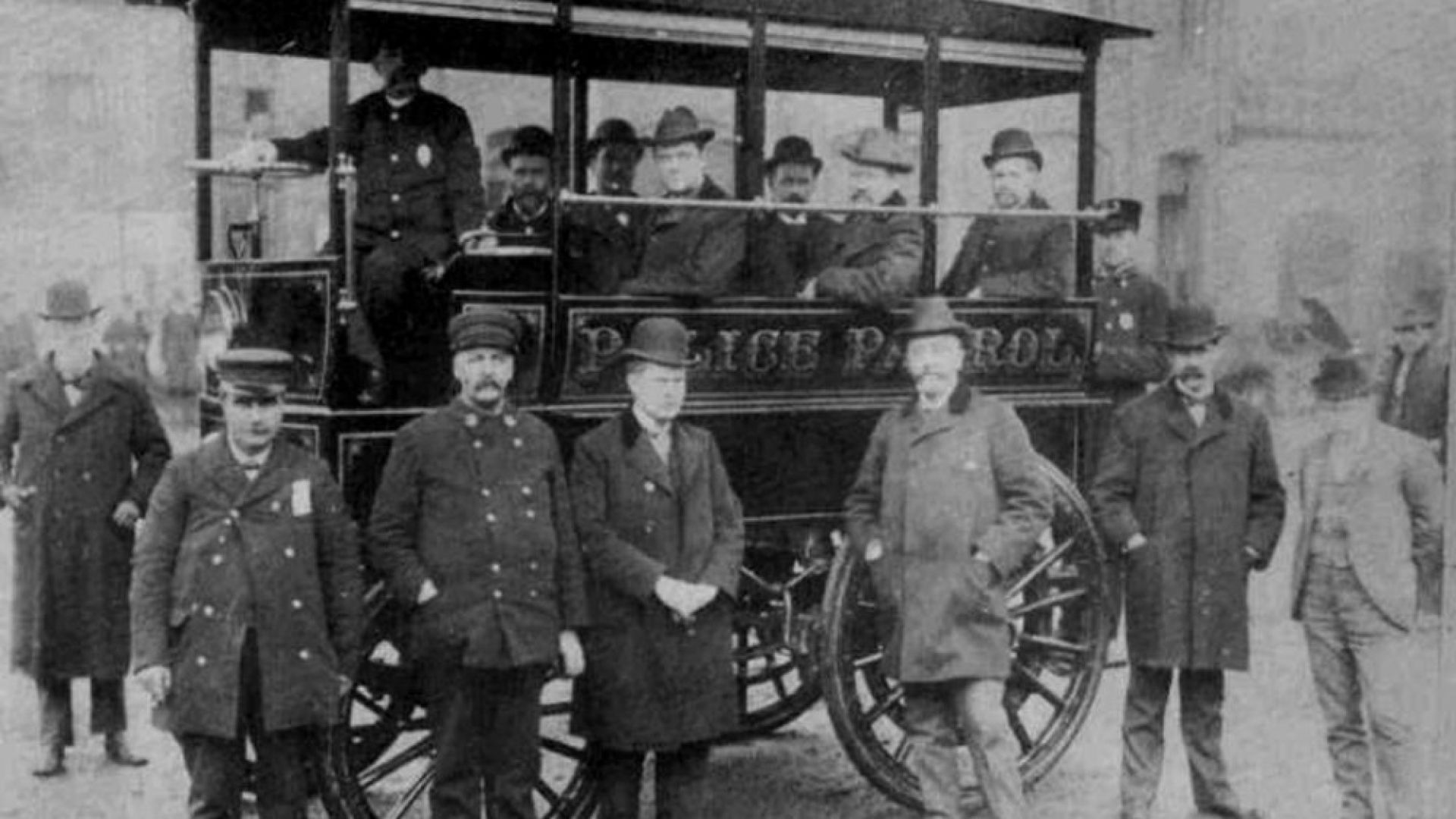 La prima auto della polizia USA? Era elettrica, nel 1899