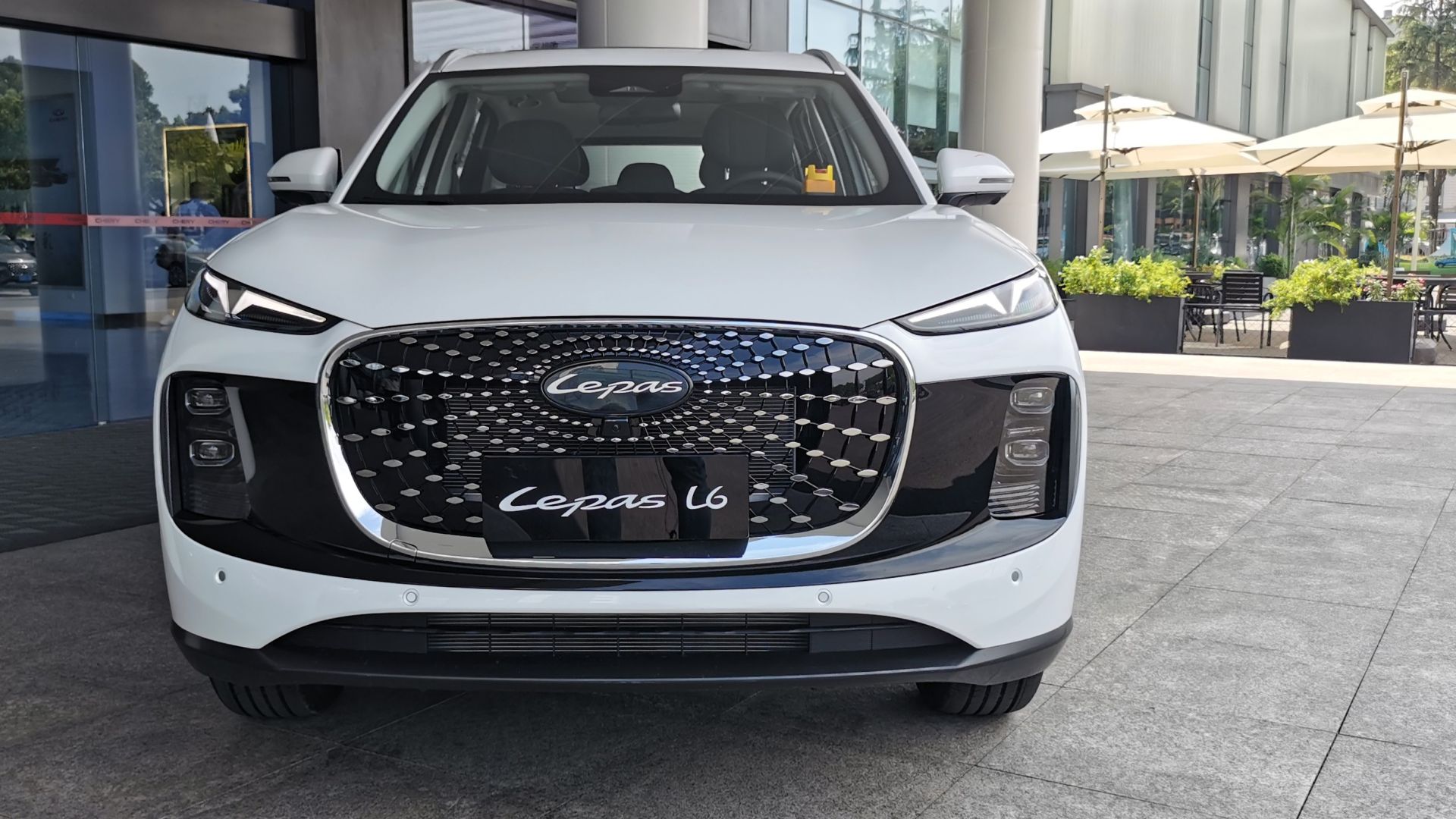 Lepas L6 2026: il SUV compatto plug-in hybrid visto dal vivo