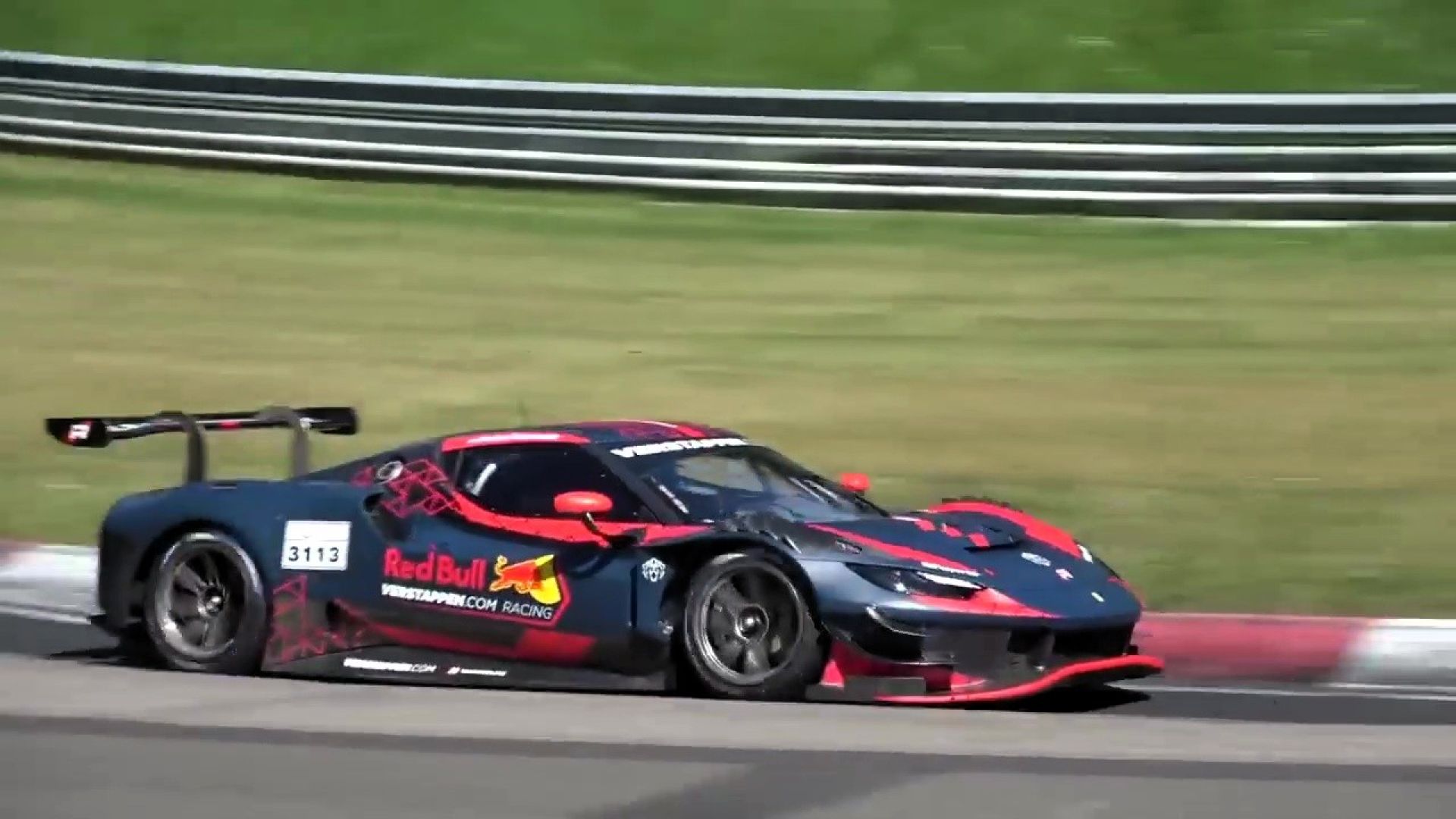 Max Verstappen correrà al Nurburgring corre con la Ferrari