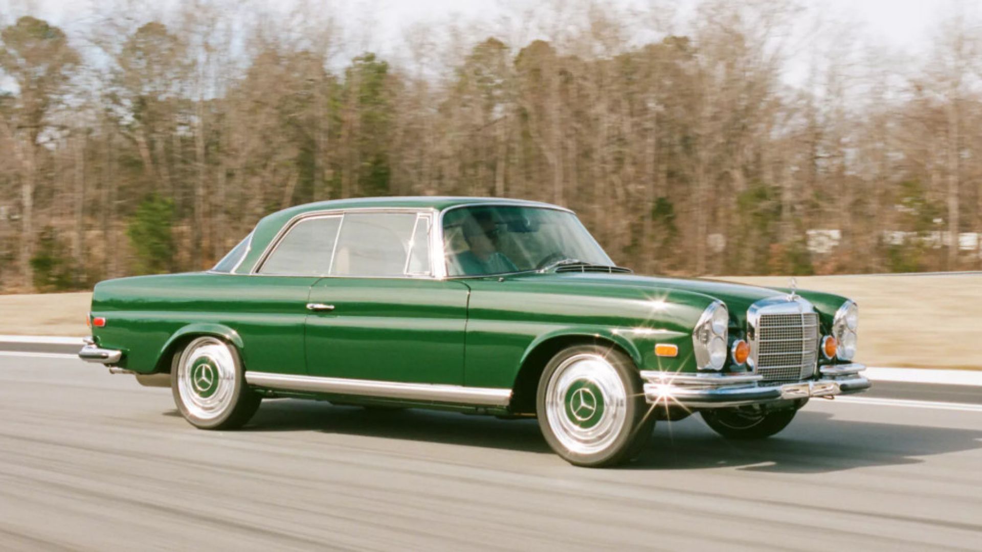 Mercedes-Benz 280 SE restomod Retro Designs V8 AMG prezzo record
