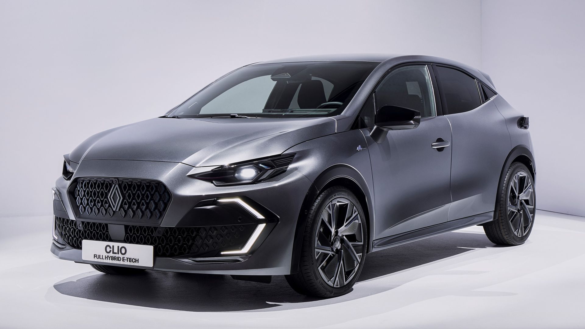 La nuova Renault Clio 2026 vista dal vivo in video