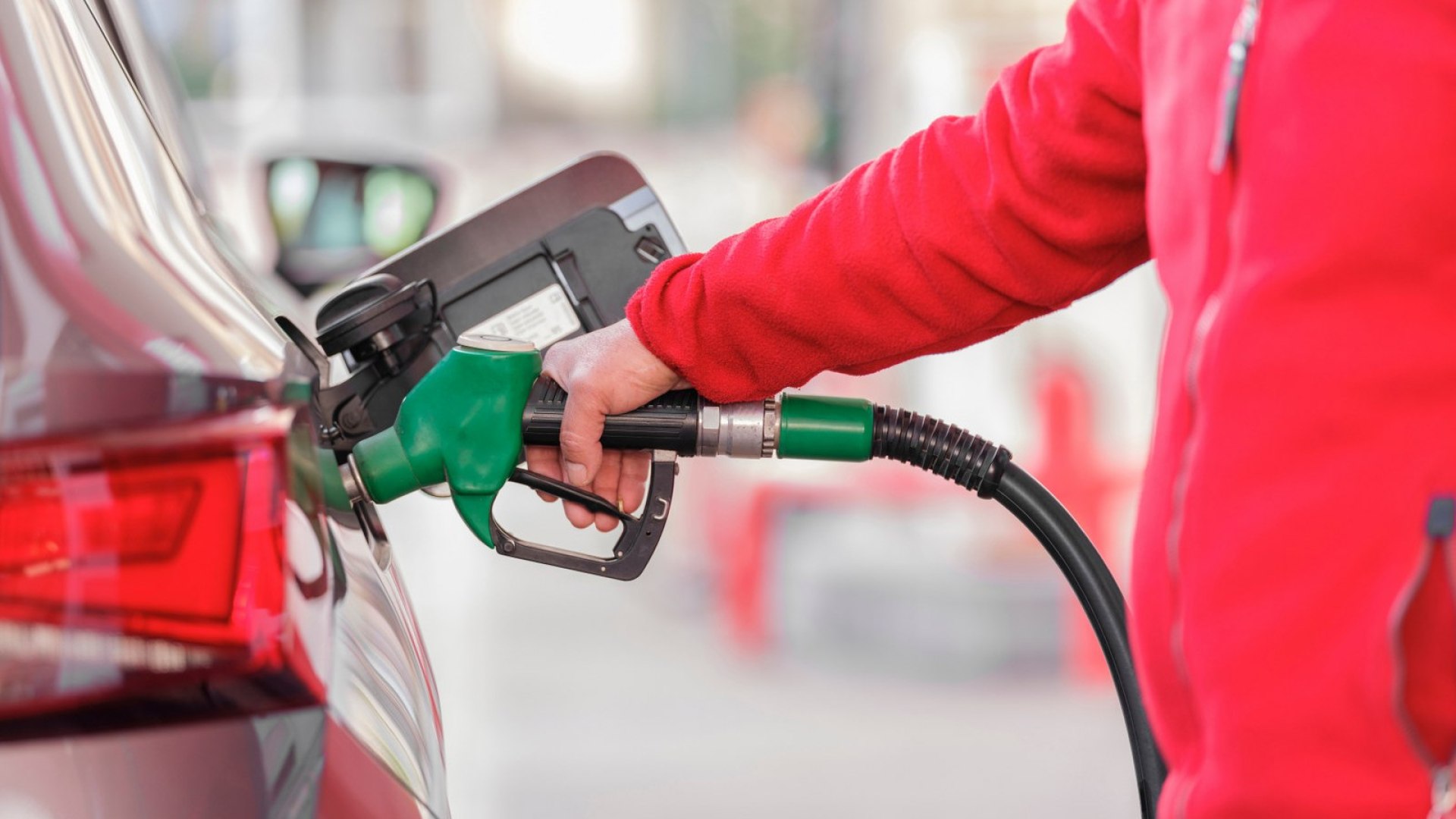 Prezzi benzina e diesel, di quanto sono davvero aumentati dall'inizio ...