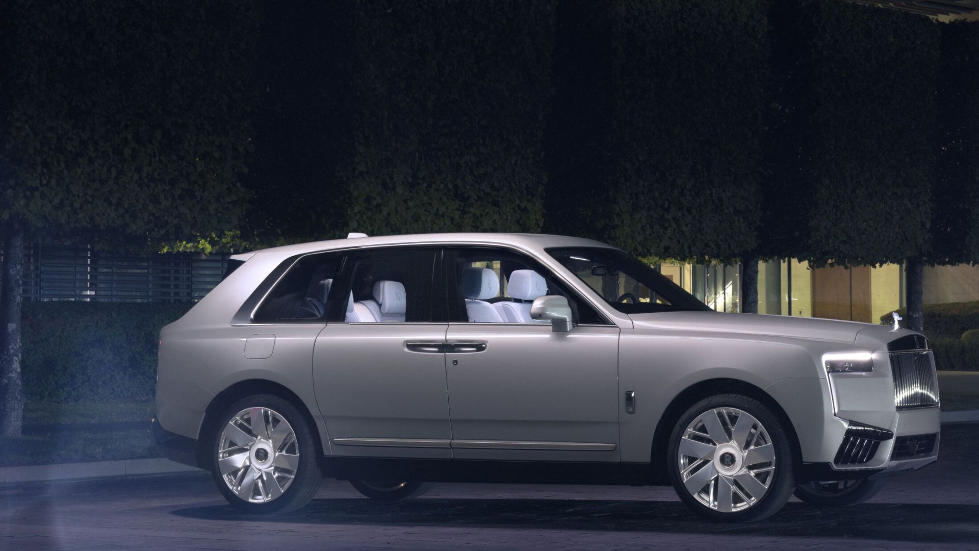 Video Rolls-Royce Cullinan Cosmos: il SUV ispirato allo spazio