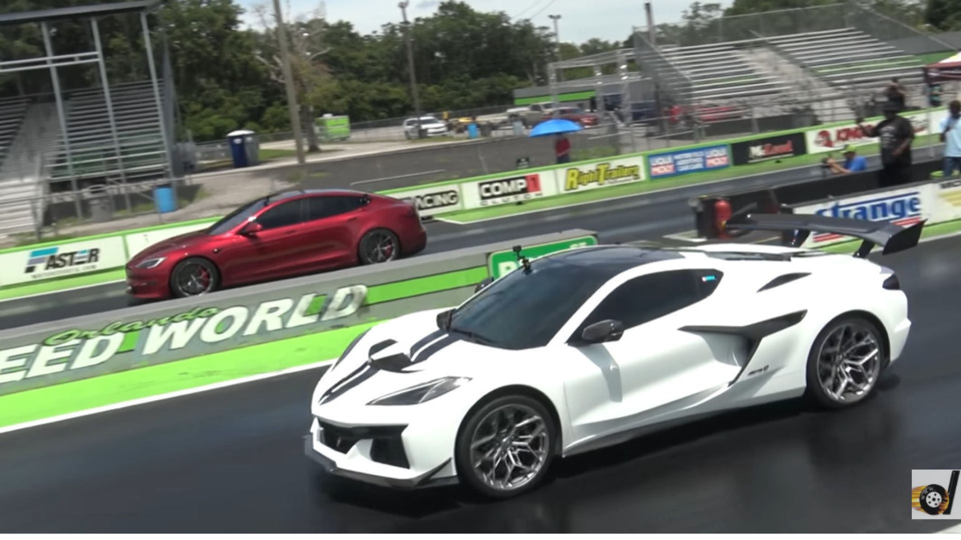 Video drag race: Tesla Model S Plaid vs Corvette ZR1