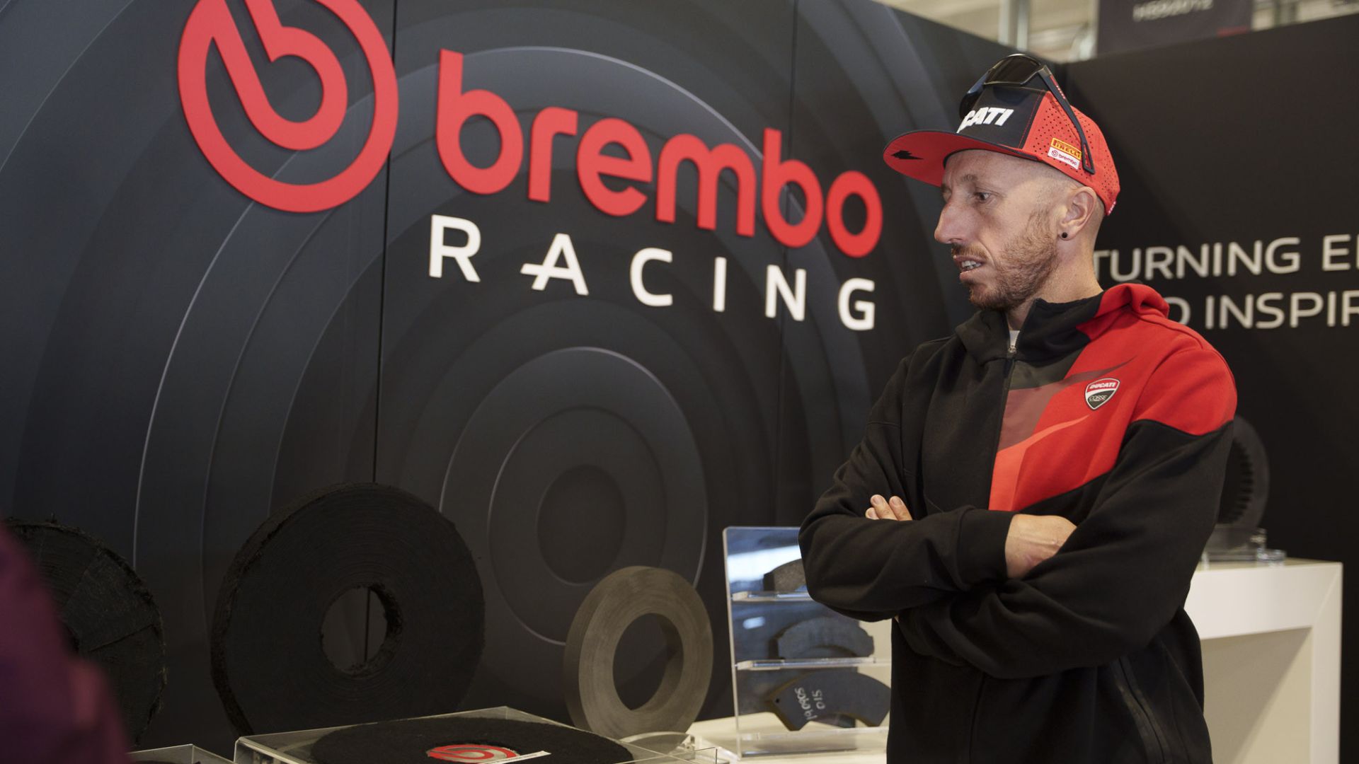 Antonio Cairoli in visita alla Brembo: “I freni? Il mio punto fermo”