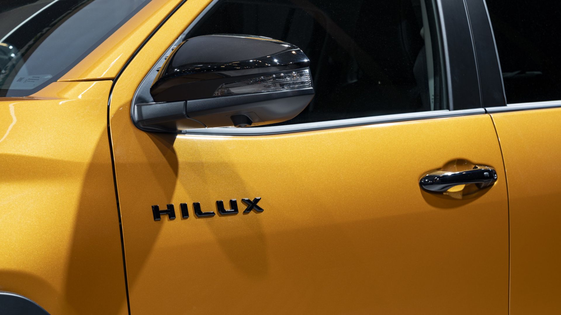 Nuova Toyota Hilux, il pickup arriva in Italia con il diesel Mild ...