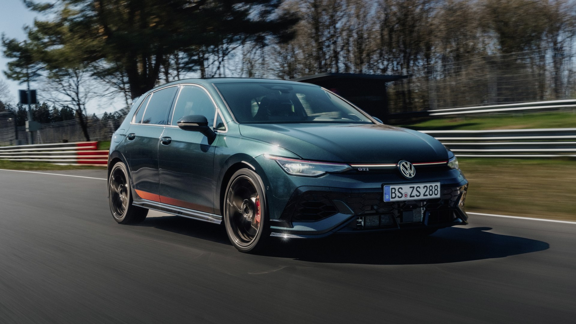 Volkswagen Golf GTI Edition 50 velocissima al Nürburgring: batte Honda ...