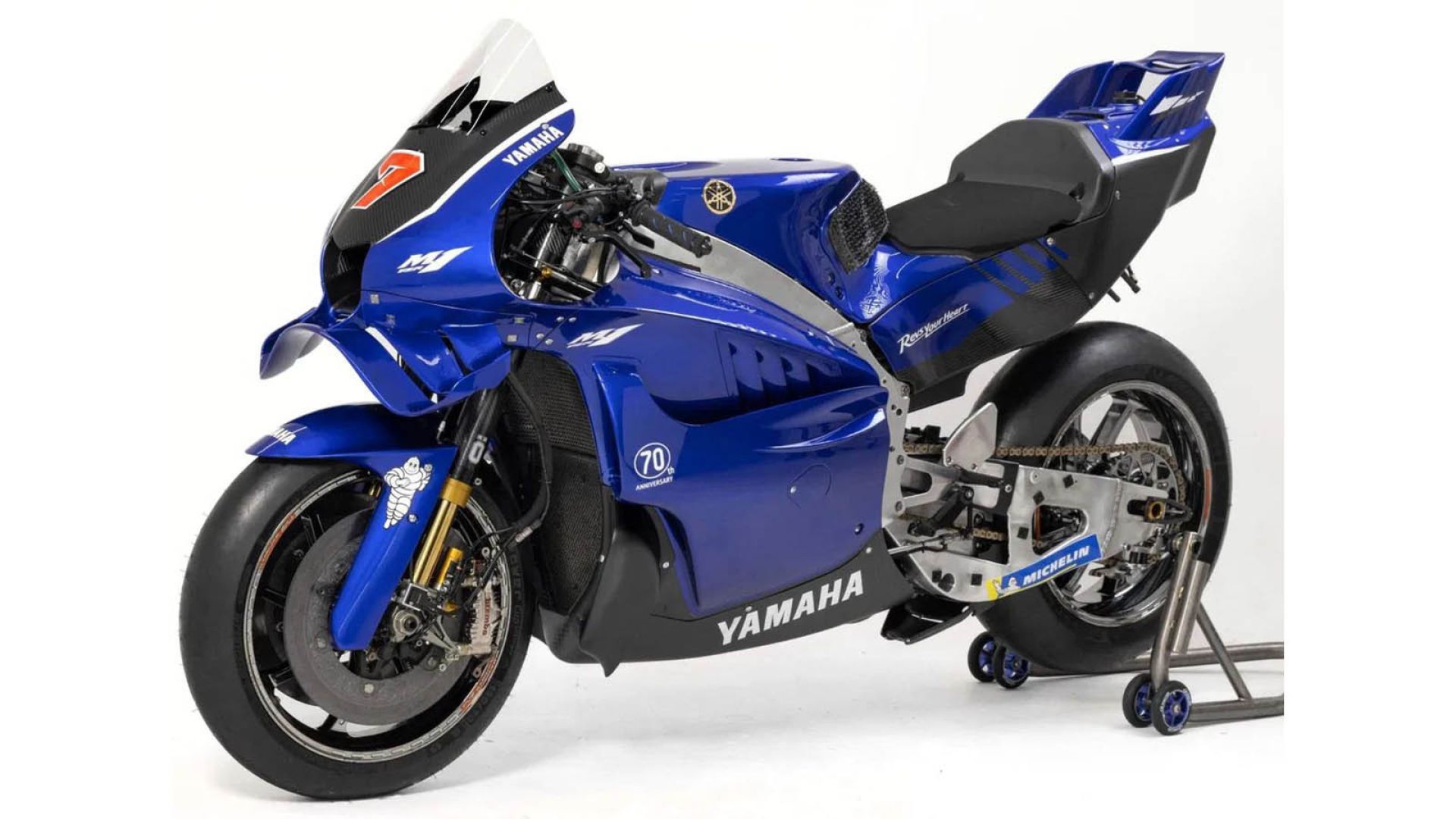Yamaha svela la nuova M1 V4: rivoluzione in MotoGP